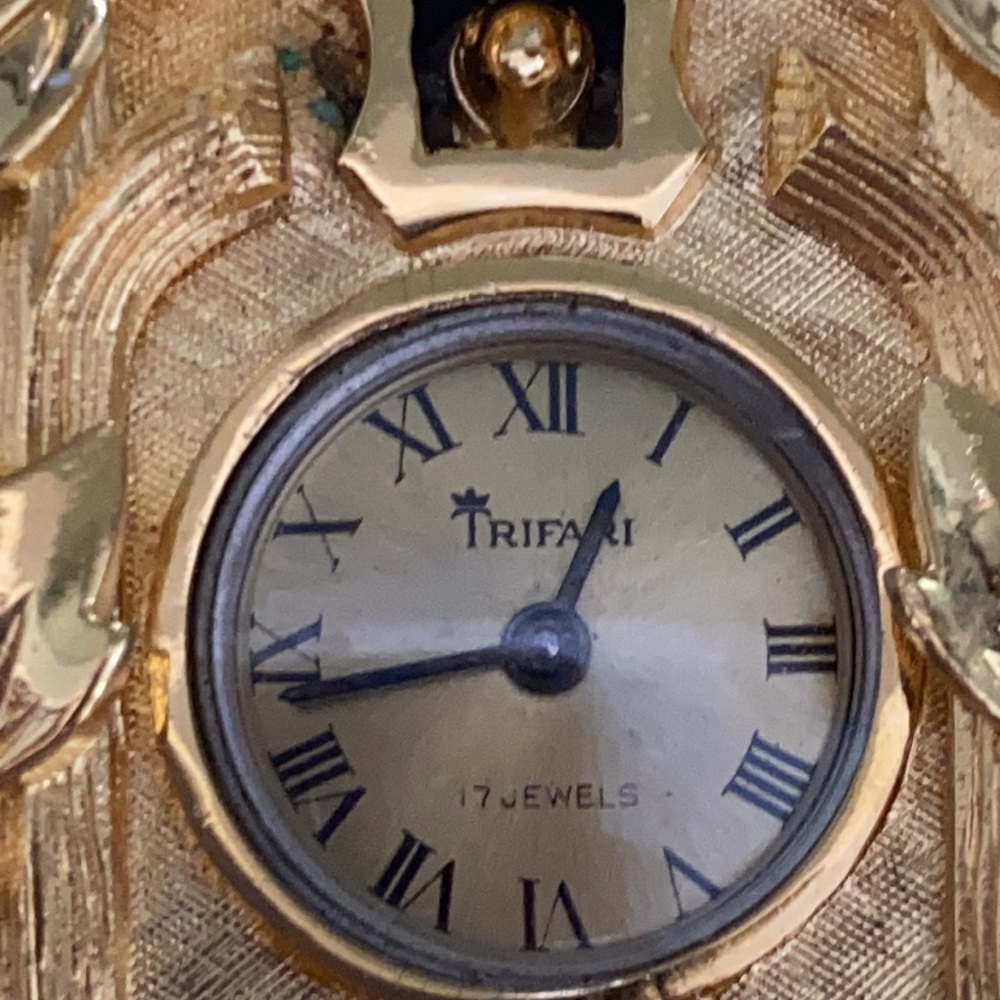 Rare Vintage Trifari Cuckoo Clock Watch Necklace - Gem